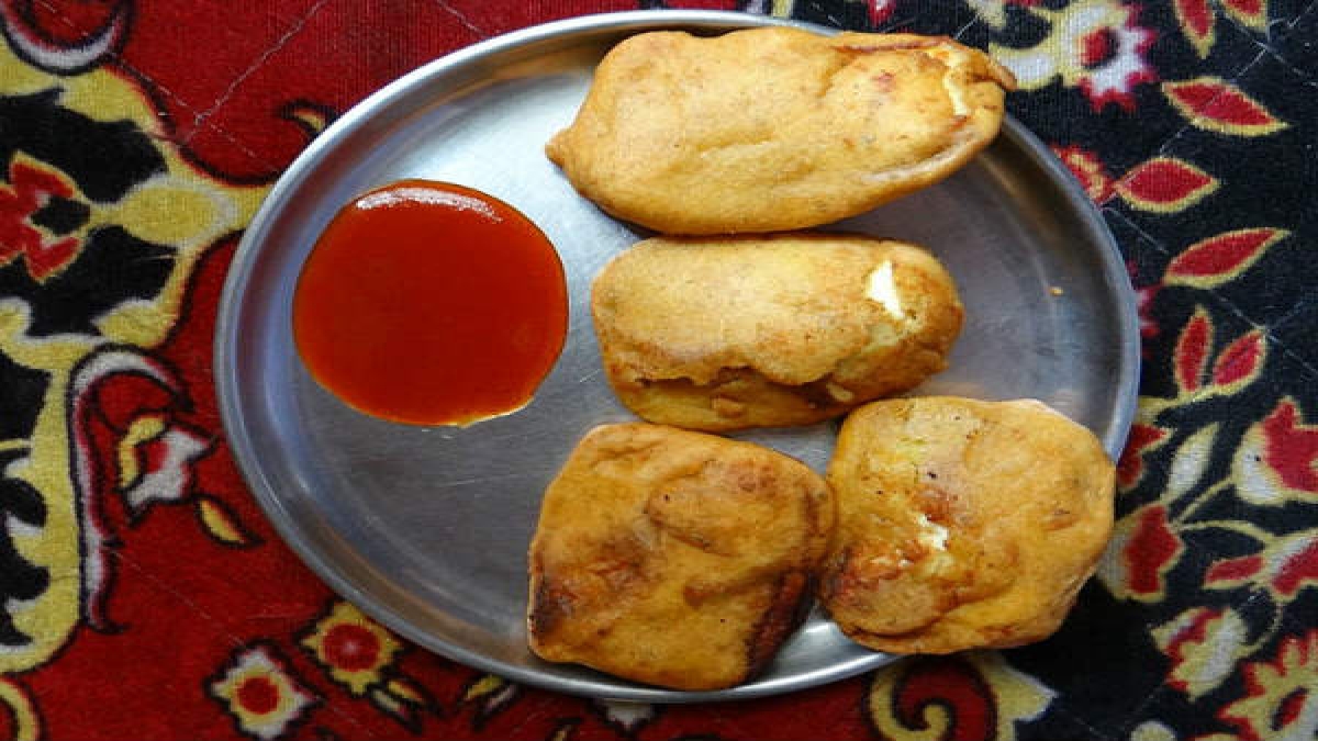 ब्रेड पनीर चीज़ पकौड़ा | Bread Paneer Cheese Pakoda Recipe - Hindi Boldsky