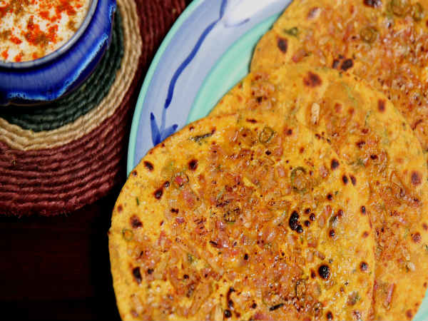 ऐसे बनाएं कुरकुरी और पौष्टिक मिसी रोटी | Rajasthani Missi Roti recipe ...