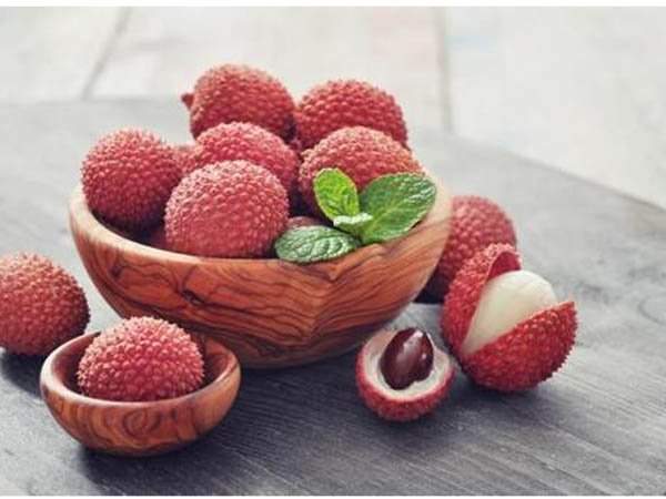 Litchi Face Pack glowing Skin at home in hindi : गर्मियों में स्किन से ...