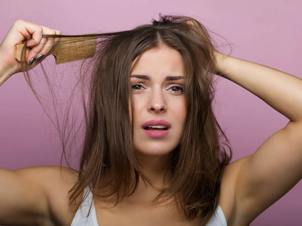 गर्मियों में चिपचिपी स्कैल्प से छुटकारा पाने के लिए अपनाएं ये शानादर ...