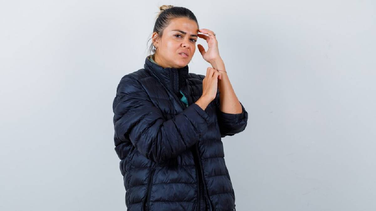 सर्दी के मौसम में पसीना आना न करें इग्नोर, इन बीमारियों का हो सकता है ...