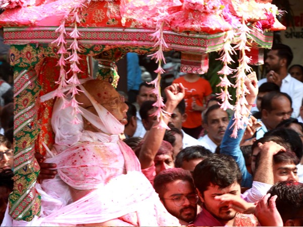 कैसे होता है जैन मुनियों का अंतिम संस्‍कार, क्‍यों लगती है बोली? जानें ...