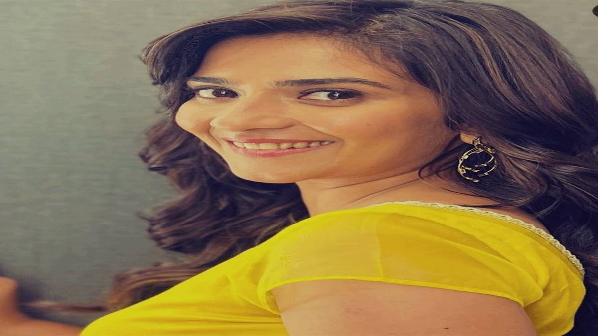 पॉजिटिव सोच से भी निखरता है आपका चेहरा: अदिति देव शर्मा | Interview ...