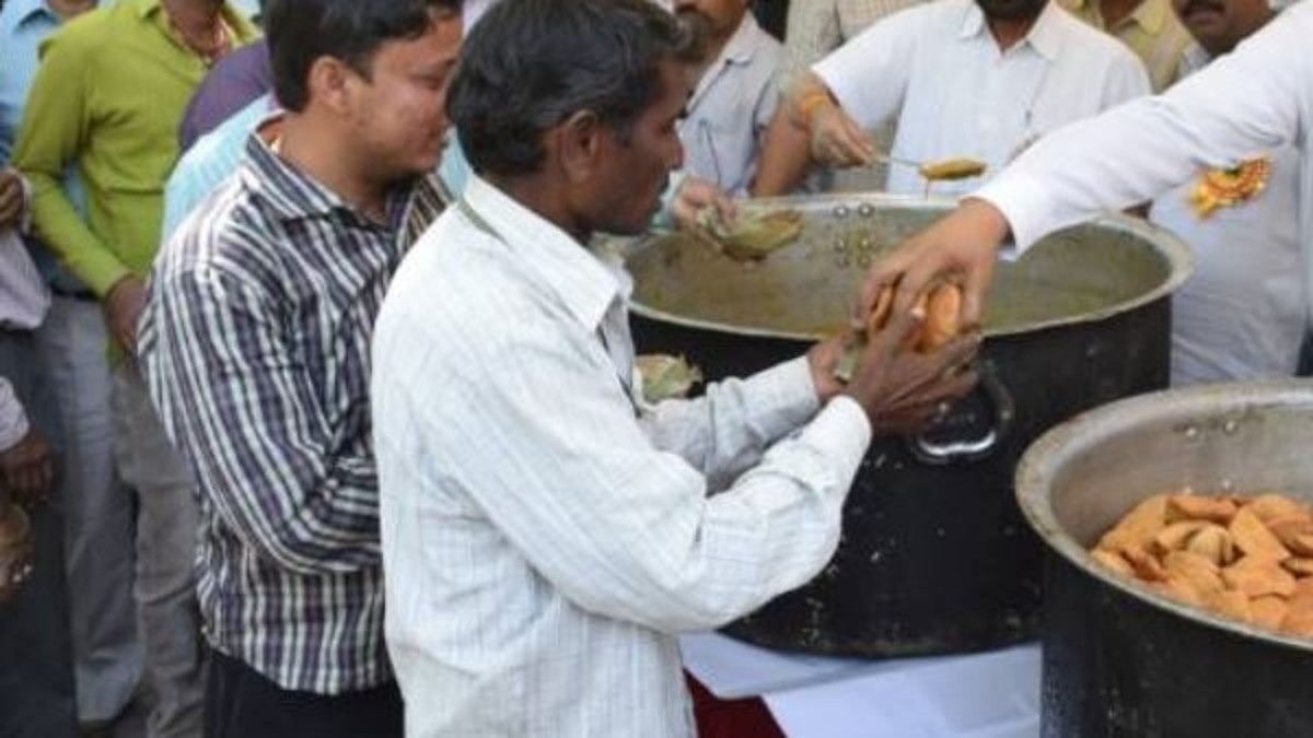 भंडारे में इन लोगों को नहीं खाना चाहिए खाना, कारण जान हैरान रह जाएंगे ...