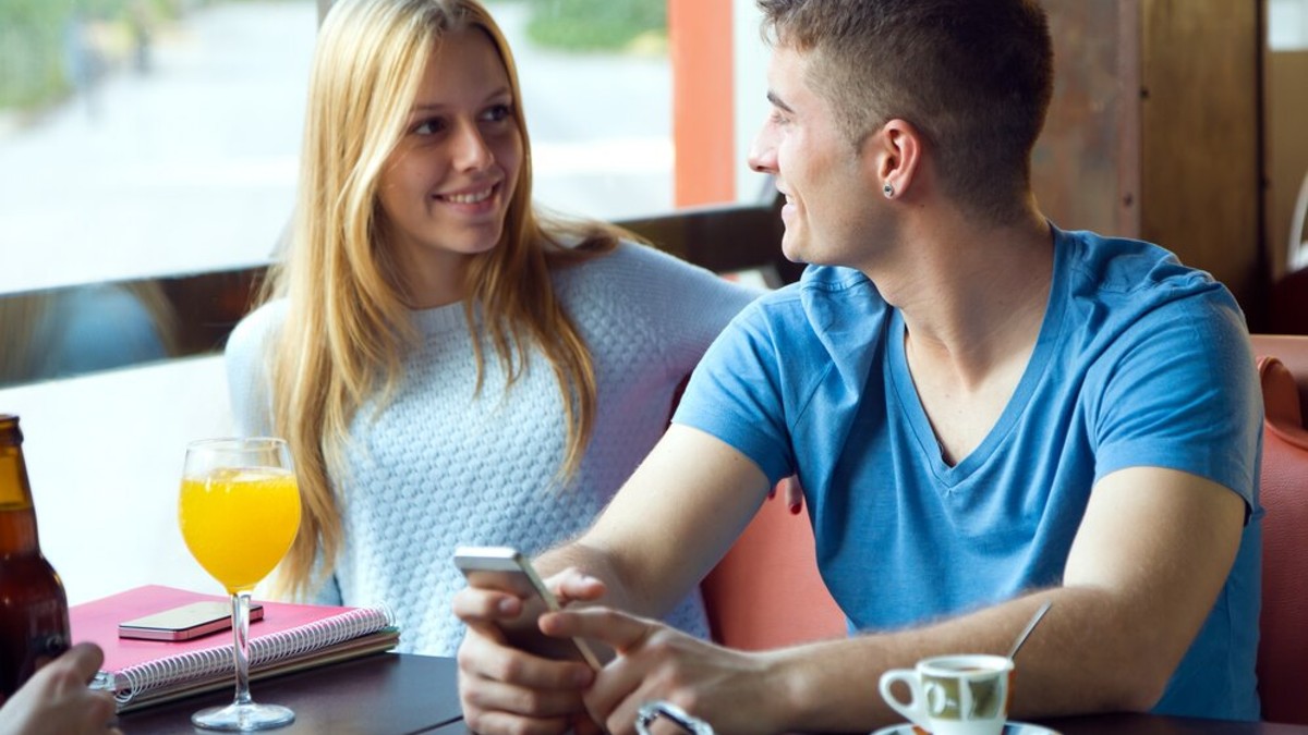 Teenager Dating Tips: लड़कपन में हो जाती है नादान‍ियां, छोटी उम्र में ...