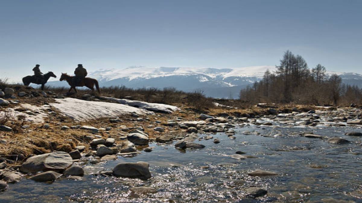 OMG: इस देश के लोग खाते हैं पत्थर, फलों-मेवों की तरह किलो के भाव में ...