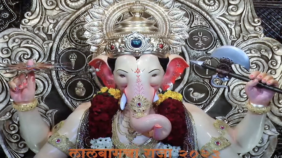 Lalbaugcha Raja First Look 2023 Photos: शाही अंदाज में 'लालबाग के राजा ...