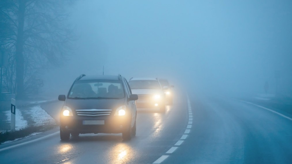 Low Visibility के बीच गाड़ी चलाते हुए इन 6 सेफ्टी टिप्‍स का रखें ध्‍यान ...